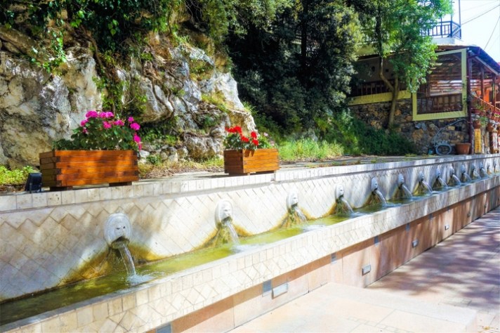 Visiter Spili en Crète, 8 incontournables à faire